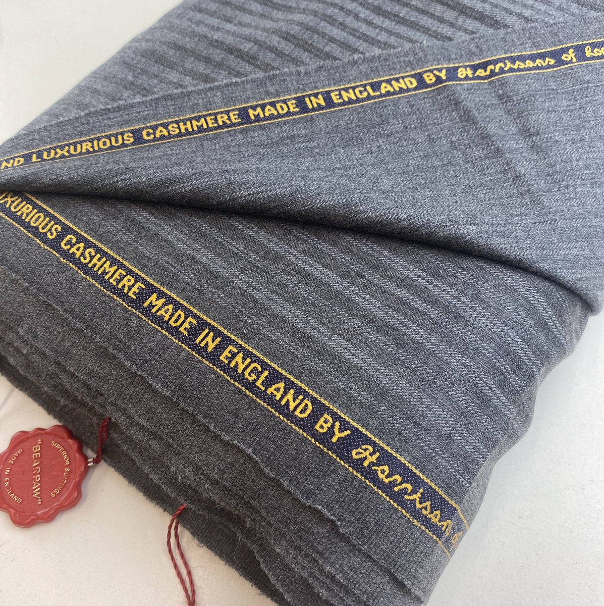 Super 160s Wool and Cashmere Made In England By Harrison of London Vin ...